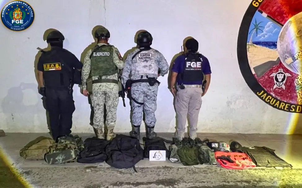 Aseguran en Acapulco presunta droga, un arma y equipo táctico - anews