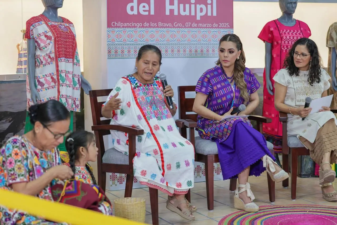 Conmemora Evelyn Salgado el Día Nacional del Huipil con artesanas ...