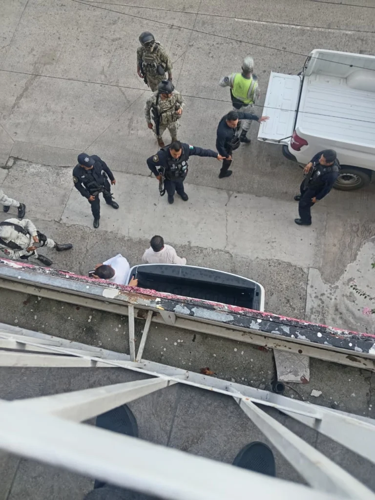 Detienen a tres personas armadas en la costera de Acapulco